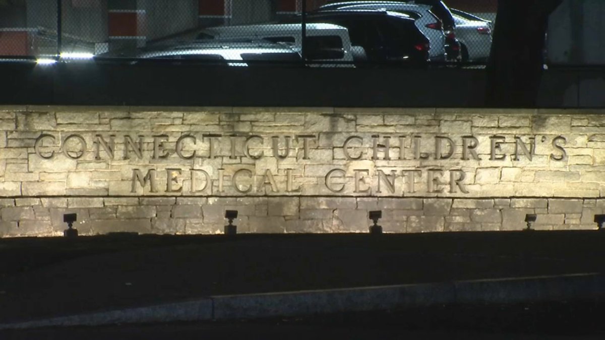 Hartford police investigating shooting after victim arrives at children ...
