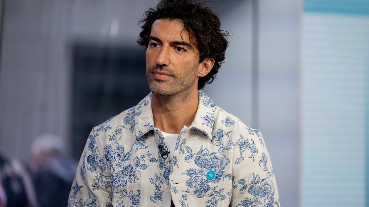 Justin Baldoni shares pics of ‘being held’ in basement at premiere ...