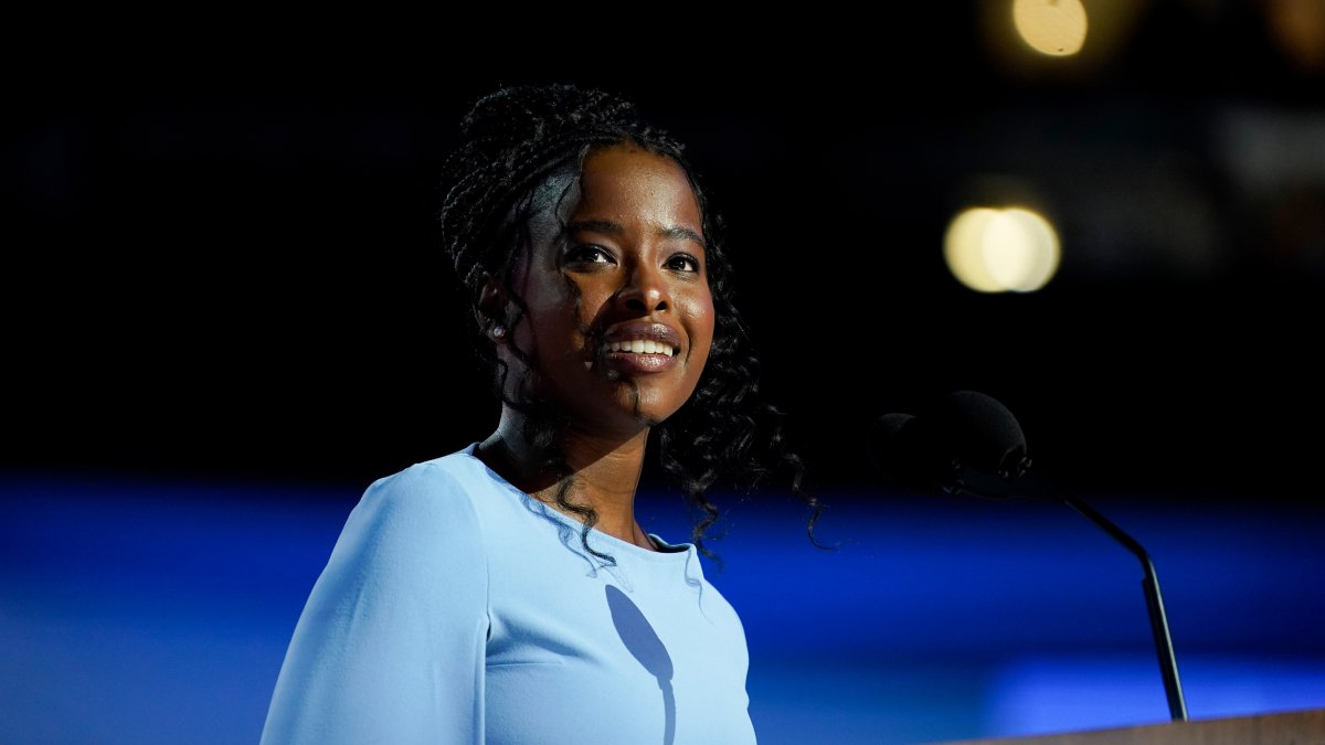 Amanda Gorman pens poem for LA wildfire victims – NBC Connecticut