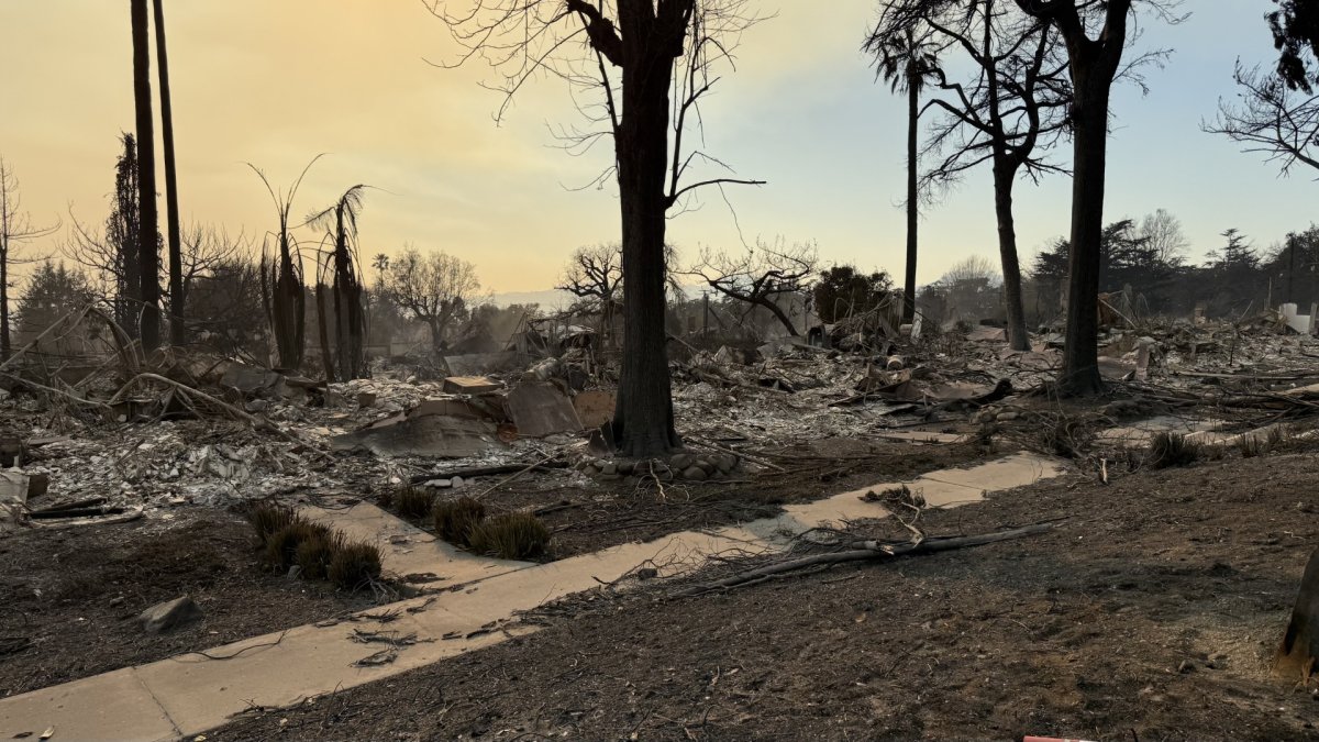 Altadena neighbors lean on each other after fire destroys townhome ...