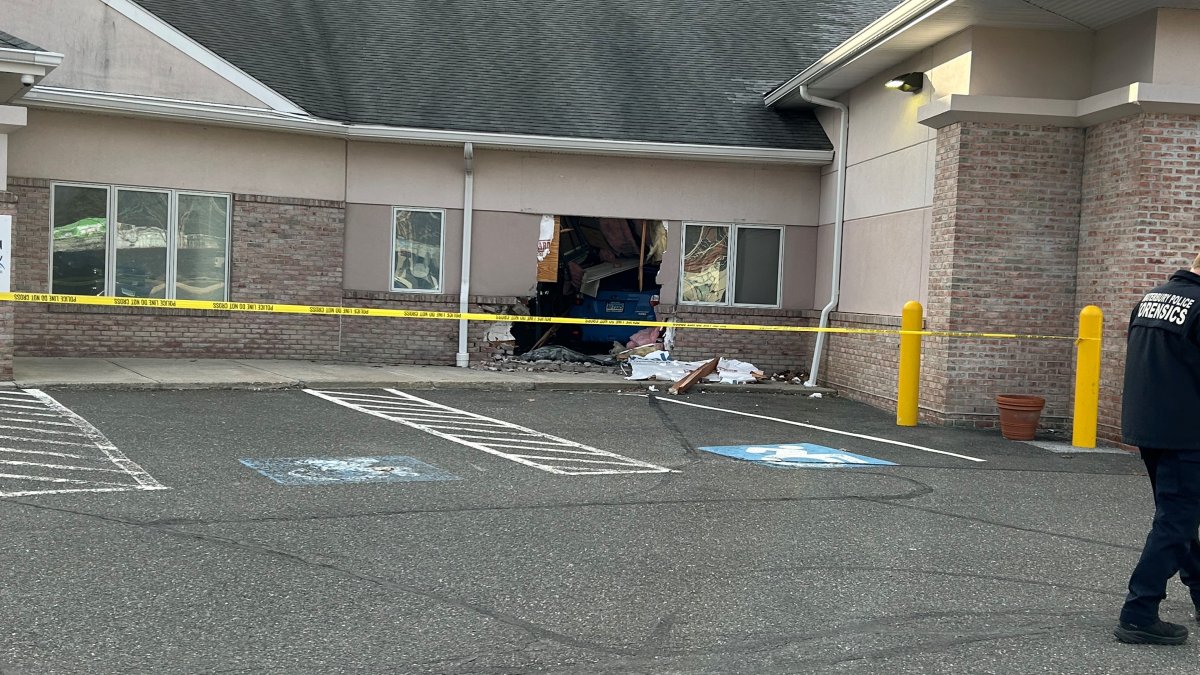 Car crashes into building in Waterbury – NBC Connecticut