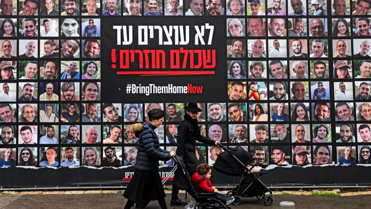 Four female Israeli soldiers to be freed in ceasefire deal: Hamas – NBC ...