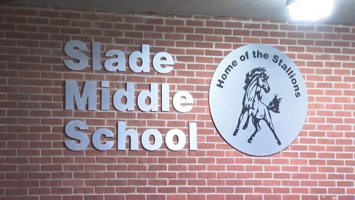 New Britain middle schools requiring students to put cell phones in ...