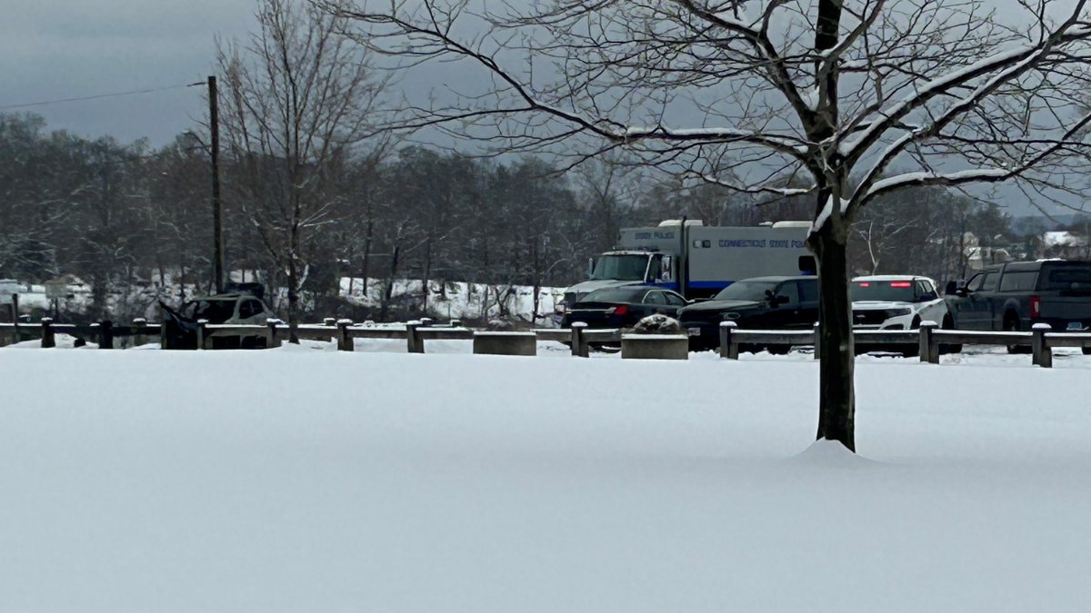 Police ID man found dead in burning car in Cromwell park – NBC Connecticut