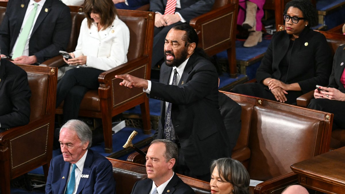 Democratic Rep. Al Green removed after disrupting Trump’s speech – NBC ...