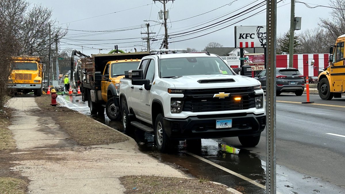 Crews repair large water main break in Meriden – NBC Connecticut