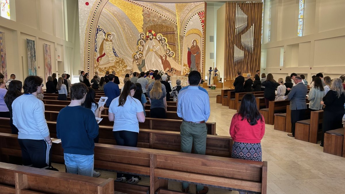 Sacred Heart University holds memorial mass for Pope Francis – NBC ...