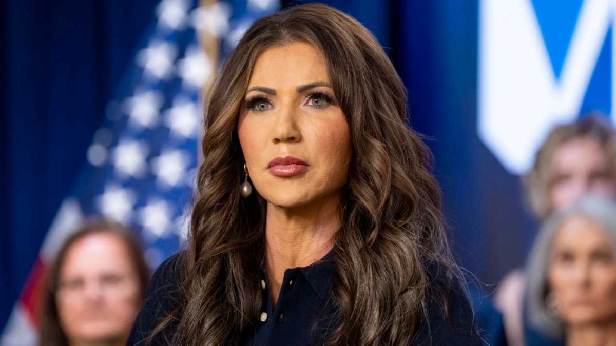 Homeland Security Secretary Kristi Noem’s bag was stolen – NBC Connecticut