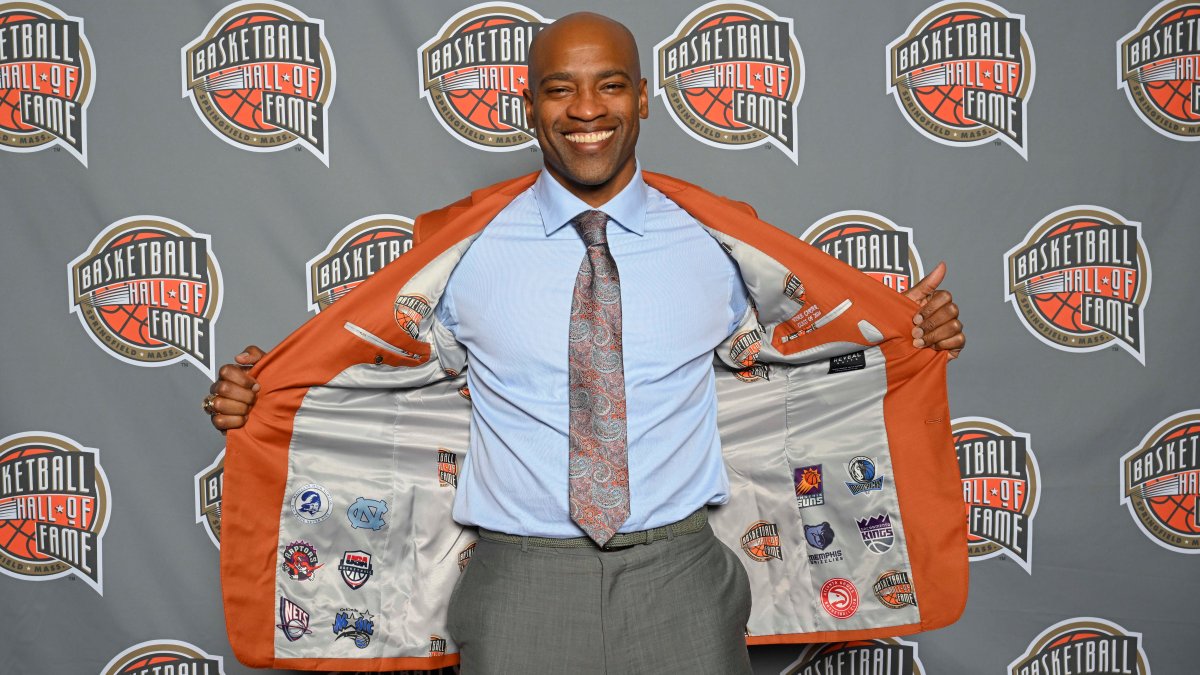 NBC adds Vince Carter to NBA broadcast team as a studio analyst – NBC ...