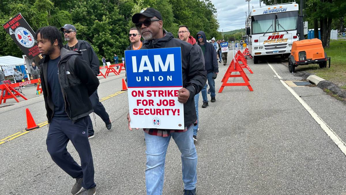 Pratt & Whitney offers striking union members new contract – NBC ...