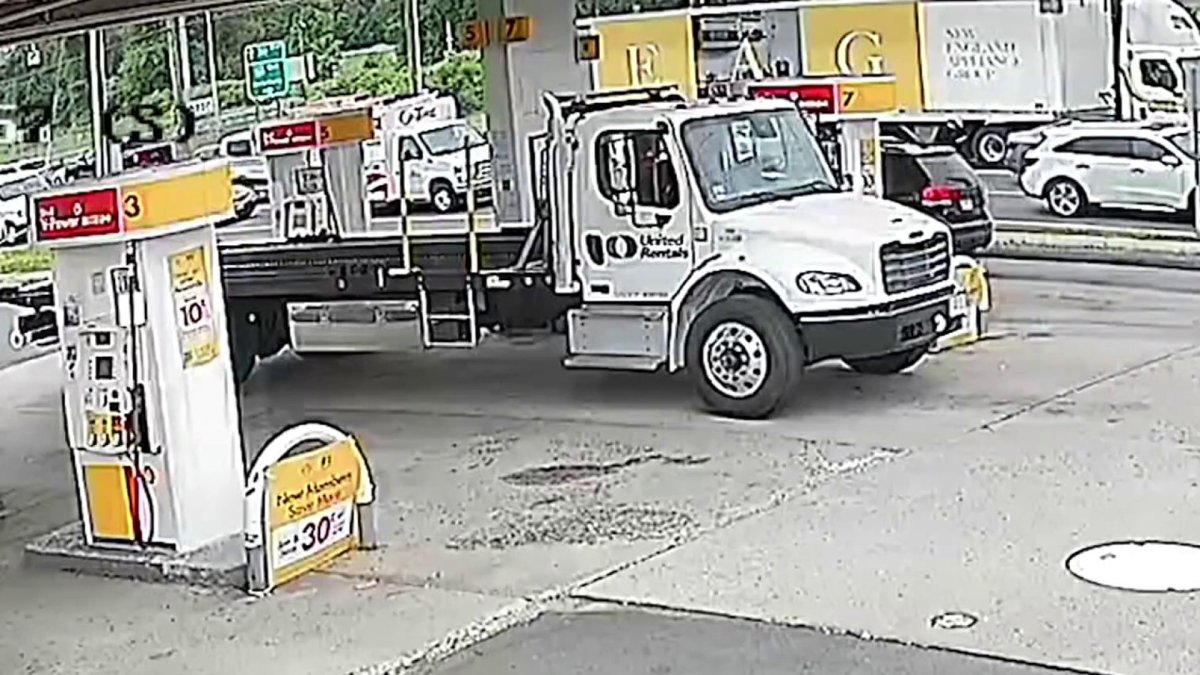 Four employees arrested during ICE raid at Southington car wash – NBC ...