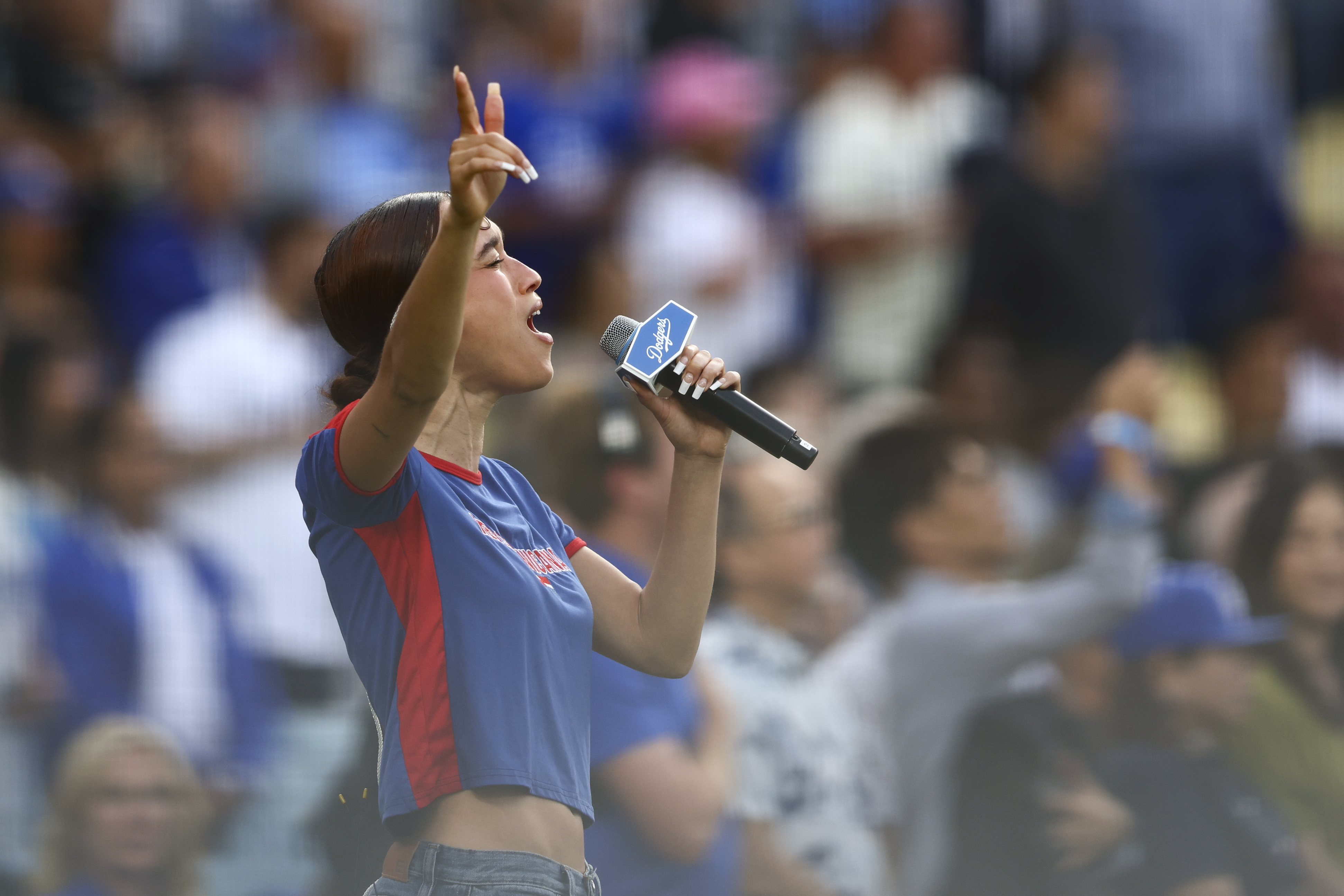 Nezza sings national anthem in Spanish at Dodgers game – NBC Connecticut