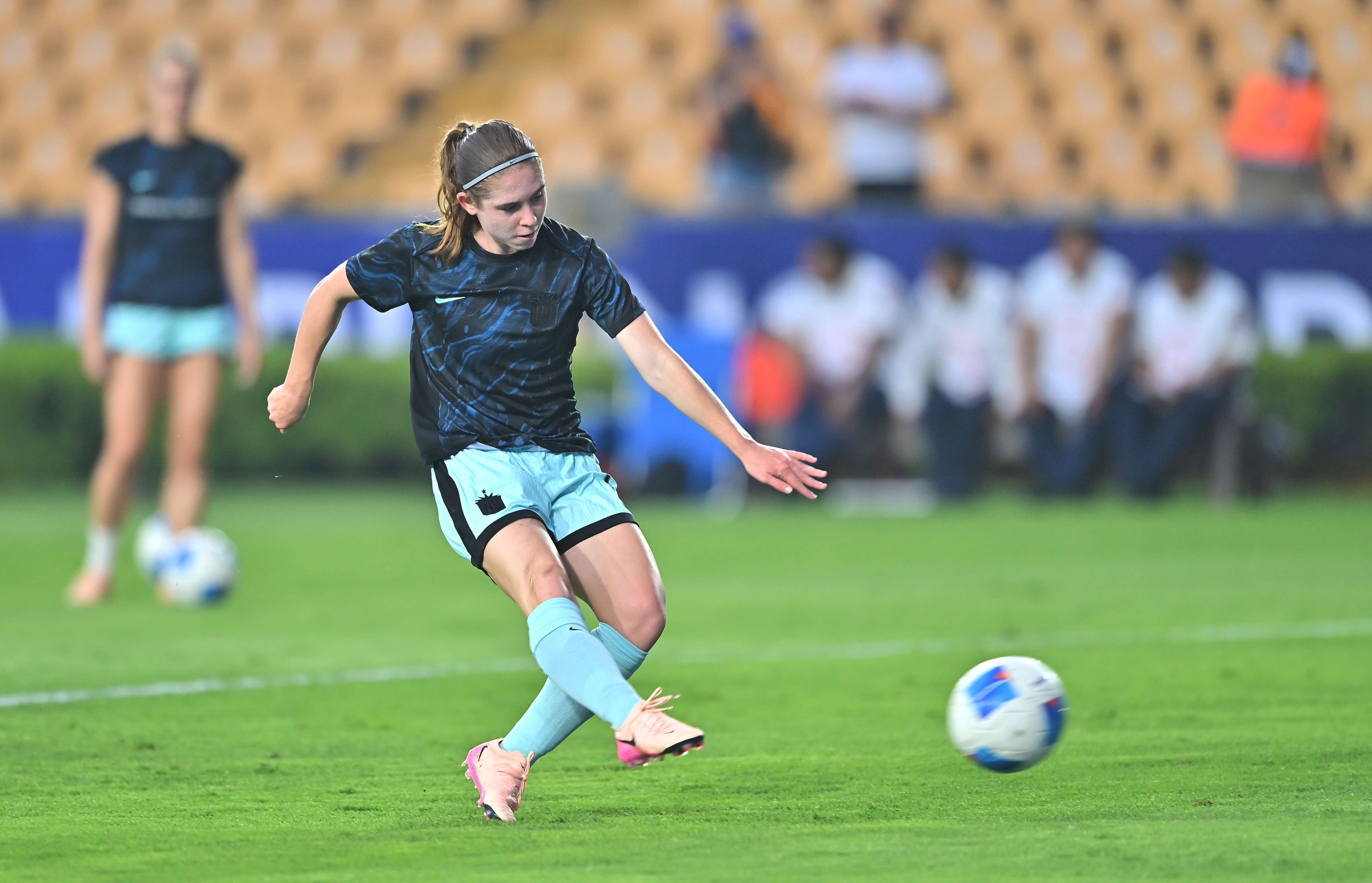 Inside the life of the NWSL’s youngest player, Mak Whitham – NBC ...