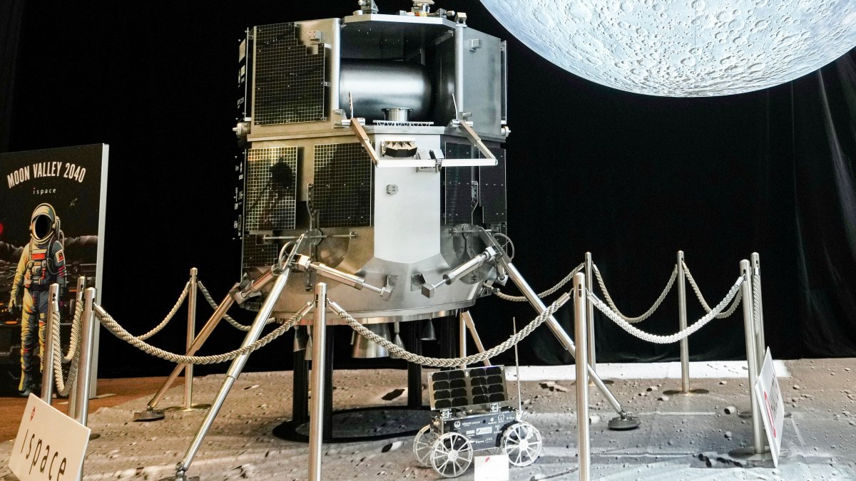 Lunar lander from Japan crashes into moon in failed mission – NBC ...