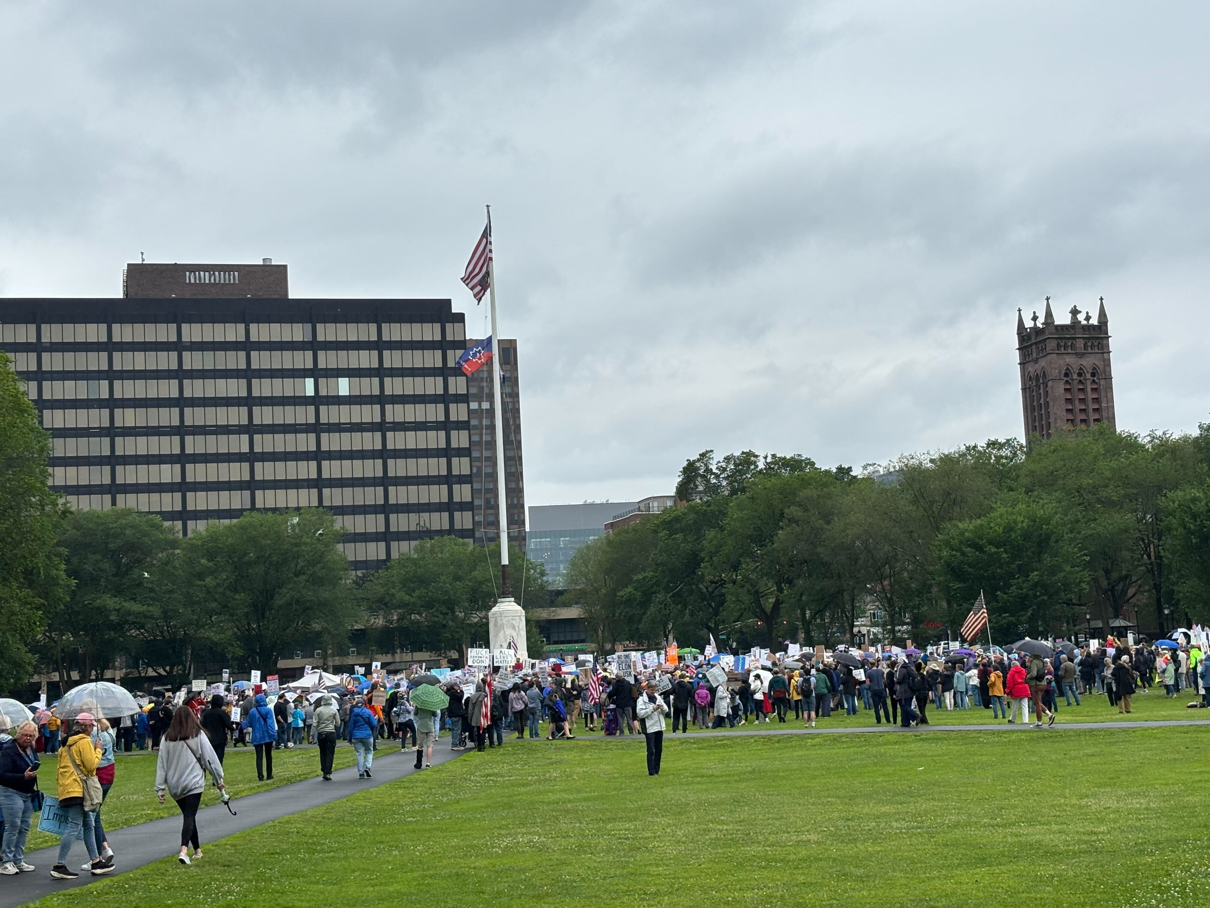 Photos: ‘No Kings’ protests held across Connecticut – NBC Connecticut