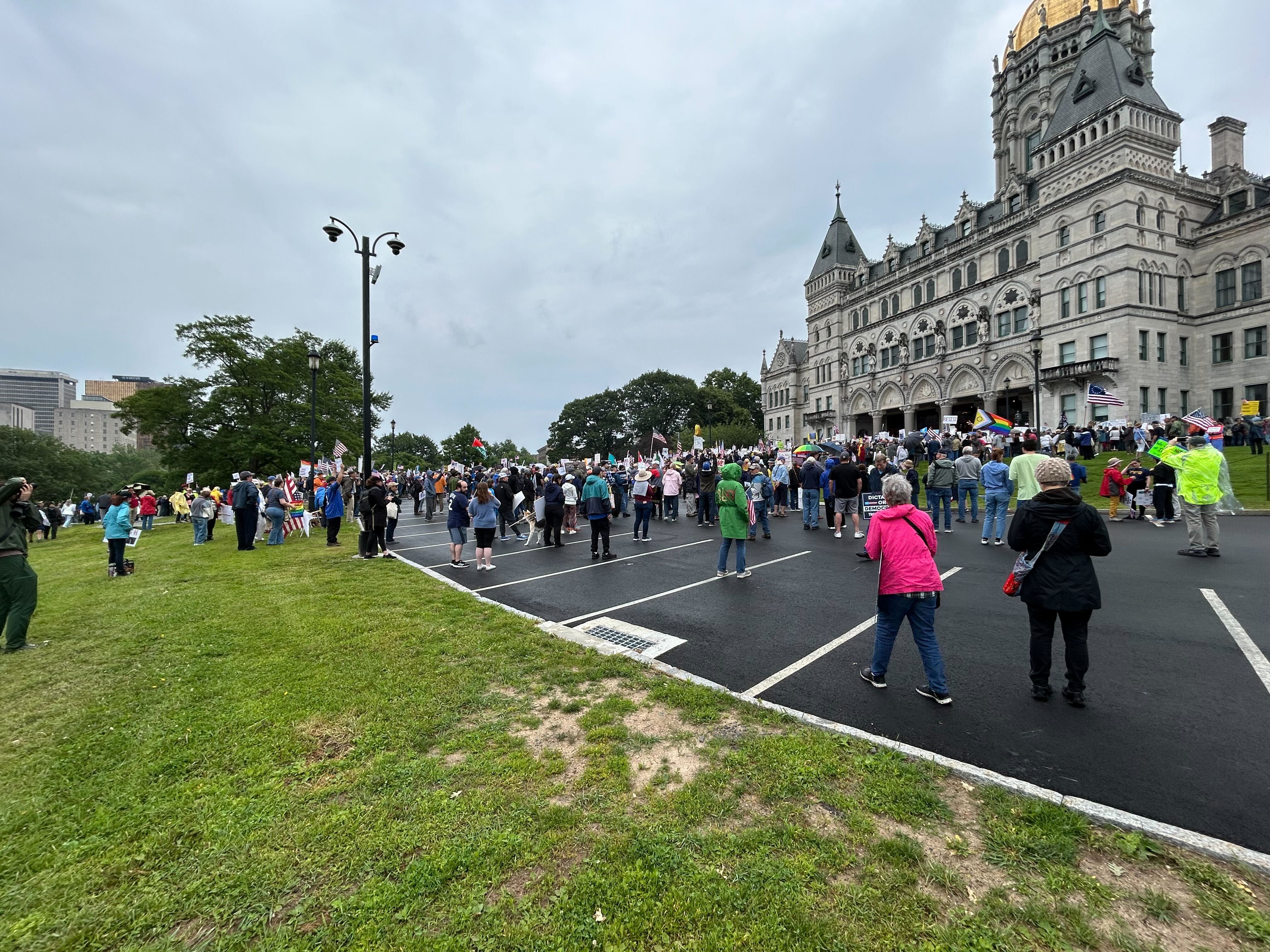 Photos: ‘No Kings’ protests held across Connecticut – NBC Connecticut