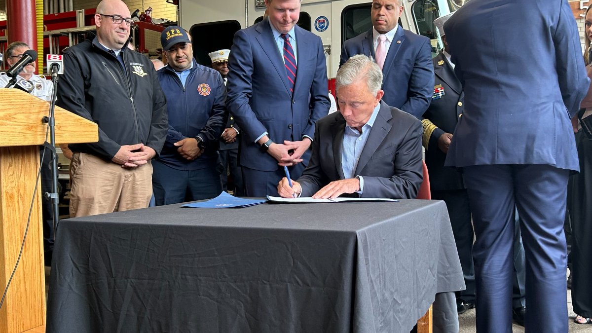 Governor signs law expanding Fallen Officer Fund to all first ...