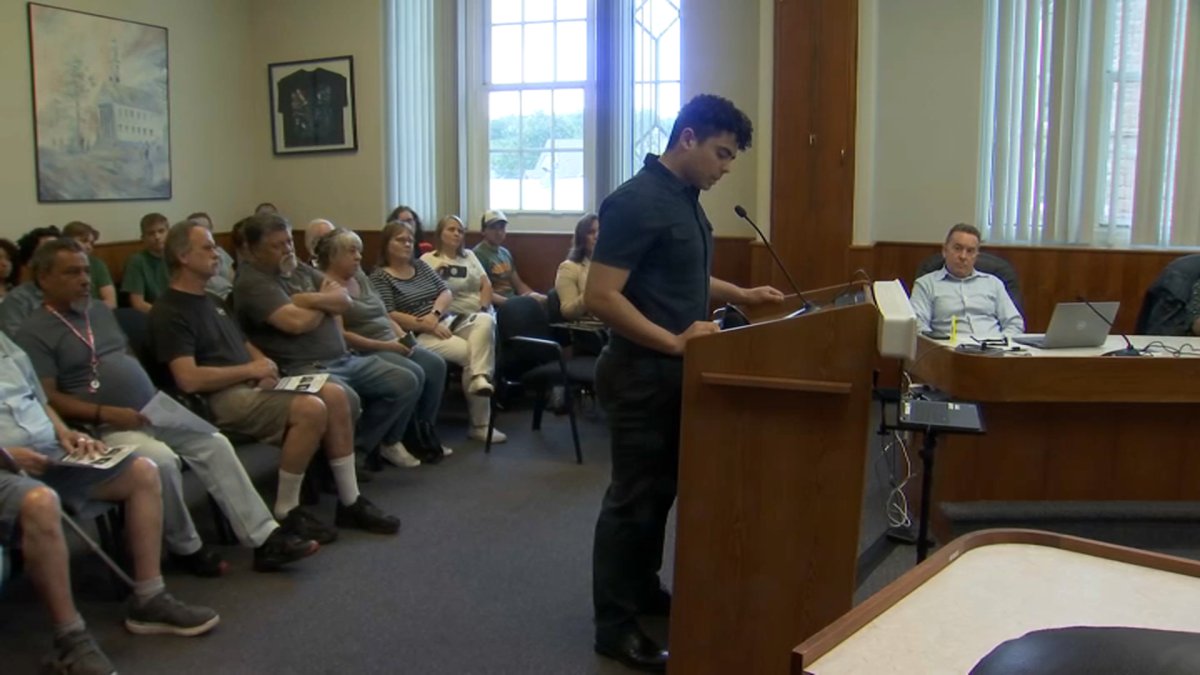 Meriden students speak out at city meeting in support of classmate ...