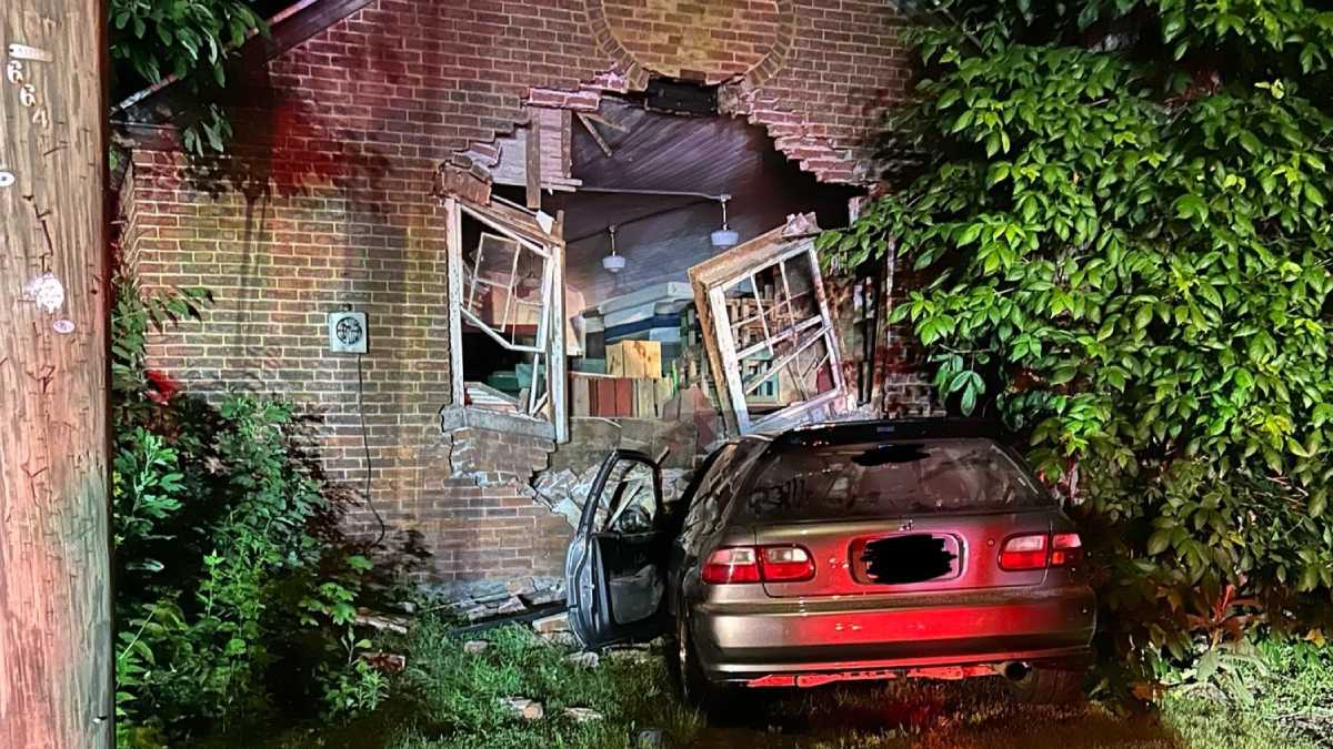 Car damages historic landmark in Portland – NBC Connecticut
