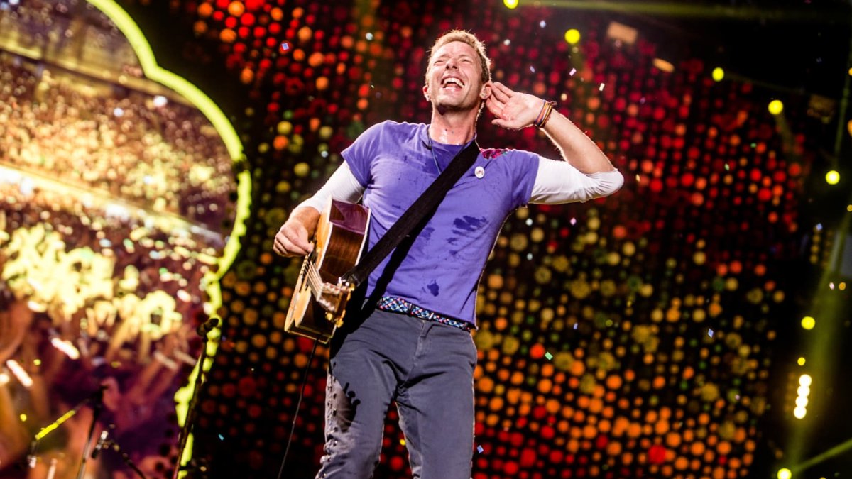 Astronomer HR chief Kristin Cabot resigns following Coldplay ‘kiss cam ...