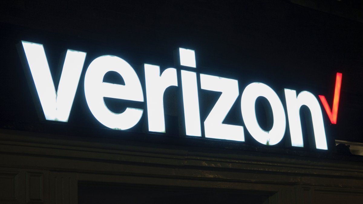 Verizon issues statement promising credits for hours-long outage – NBC ...