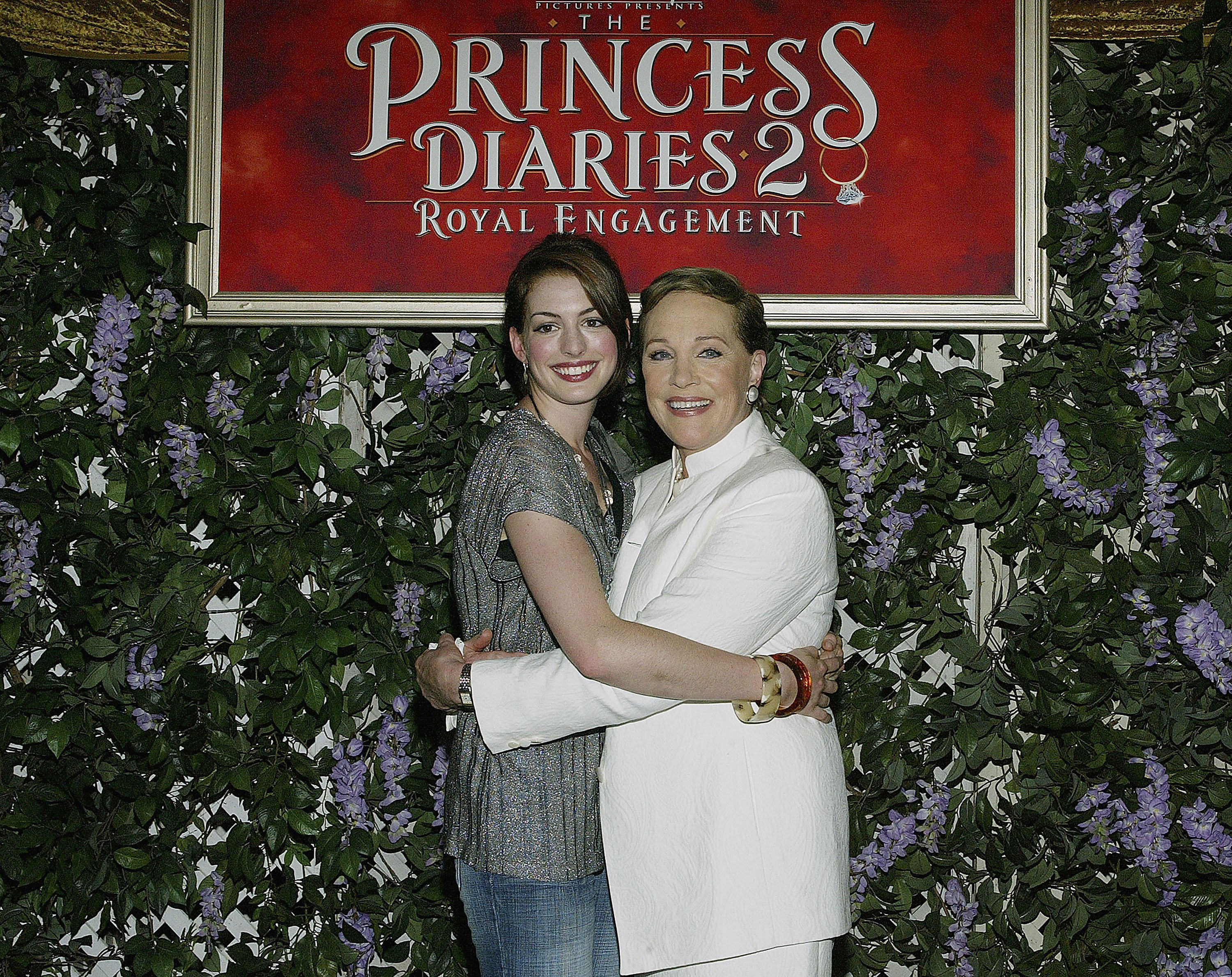 Checking in with Anne Hathaway and ‘The Princess Diaries’ cast – NBC ...