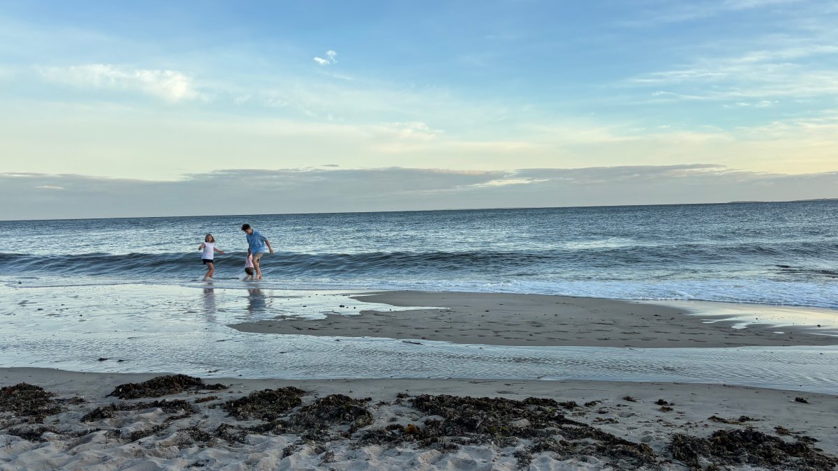 Hurricane Erin impacts on Connecticut, Rhode Island shoreline – NBC ...