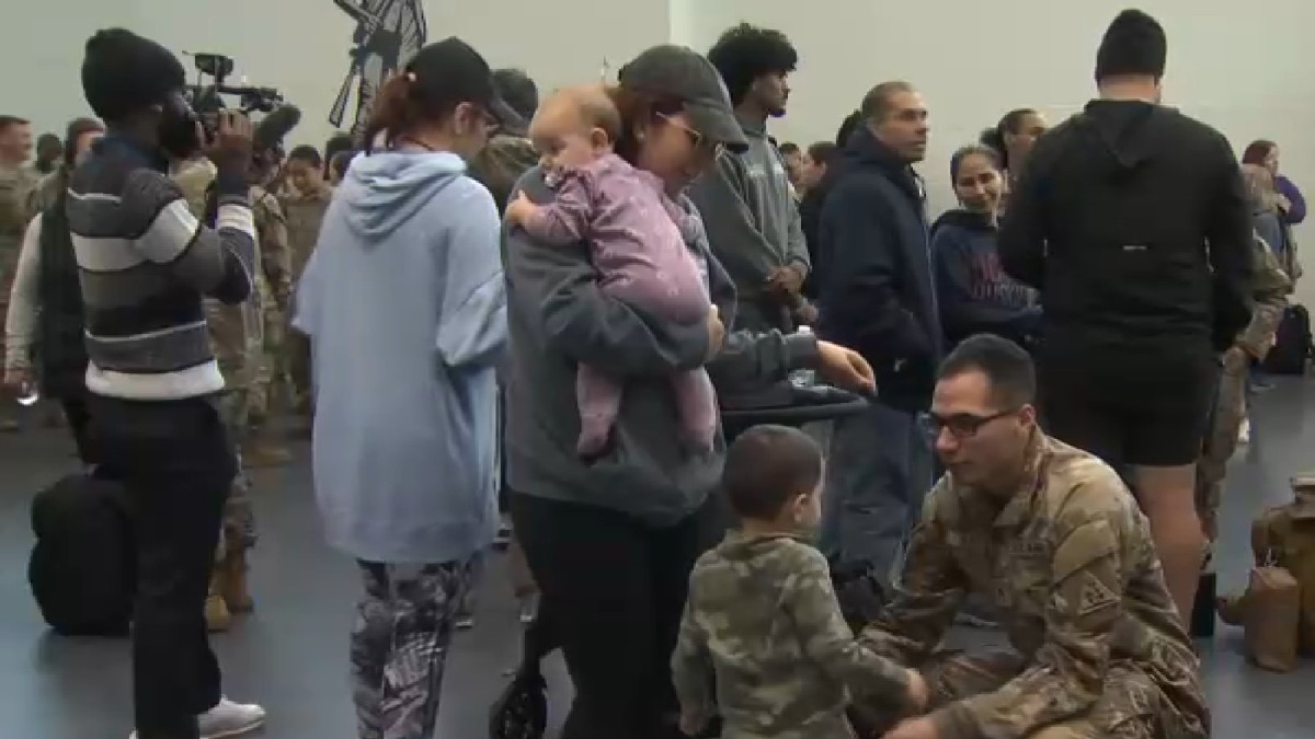 Connecticut families say goodbye to deploying National Guard members ...