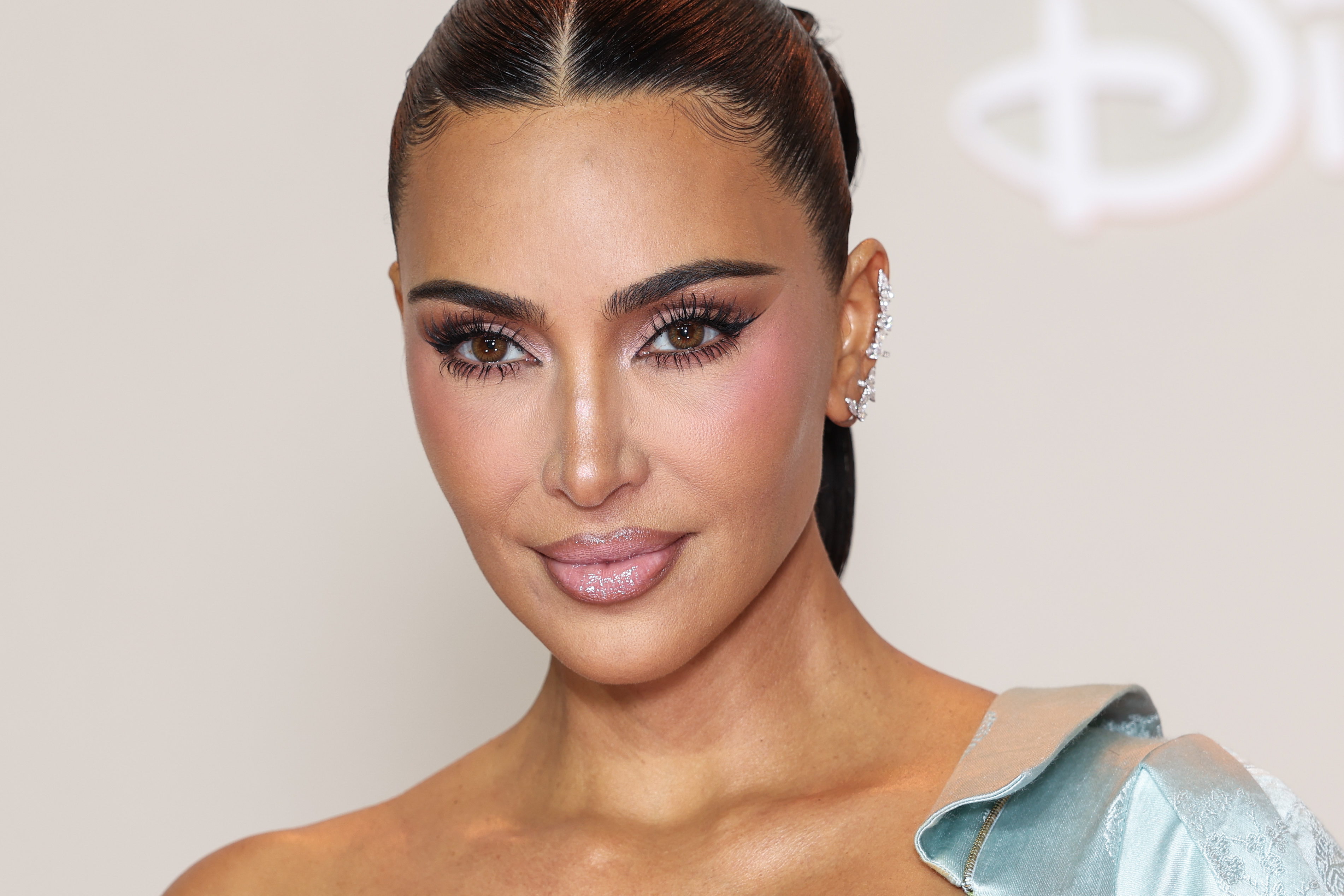 Tearful Kim Kardashian reveals brain aneurysm diagnosis – NBC Connecticut