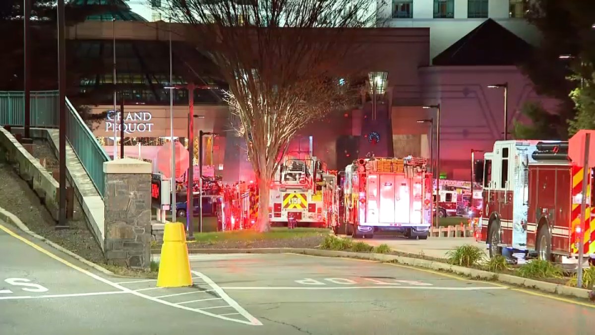 Three firefighters hospitalized after fire at Foxwoods restaurant – NBC ...