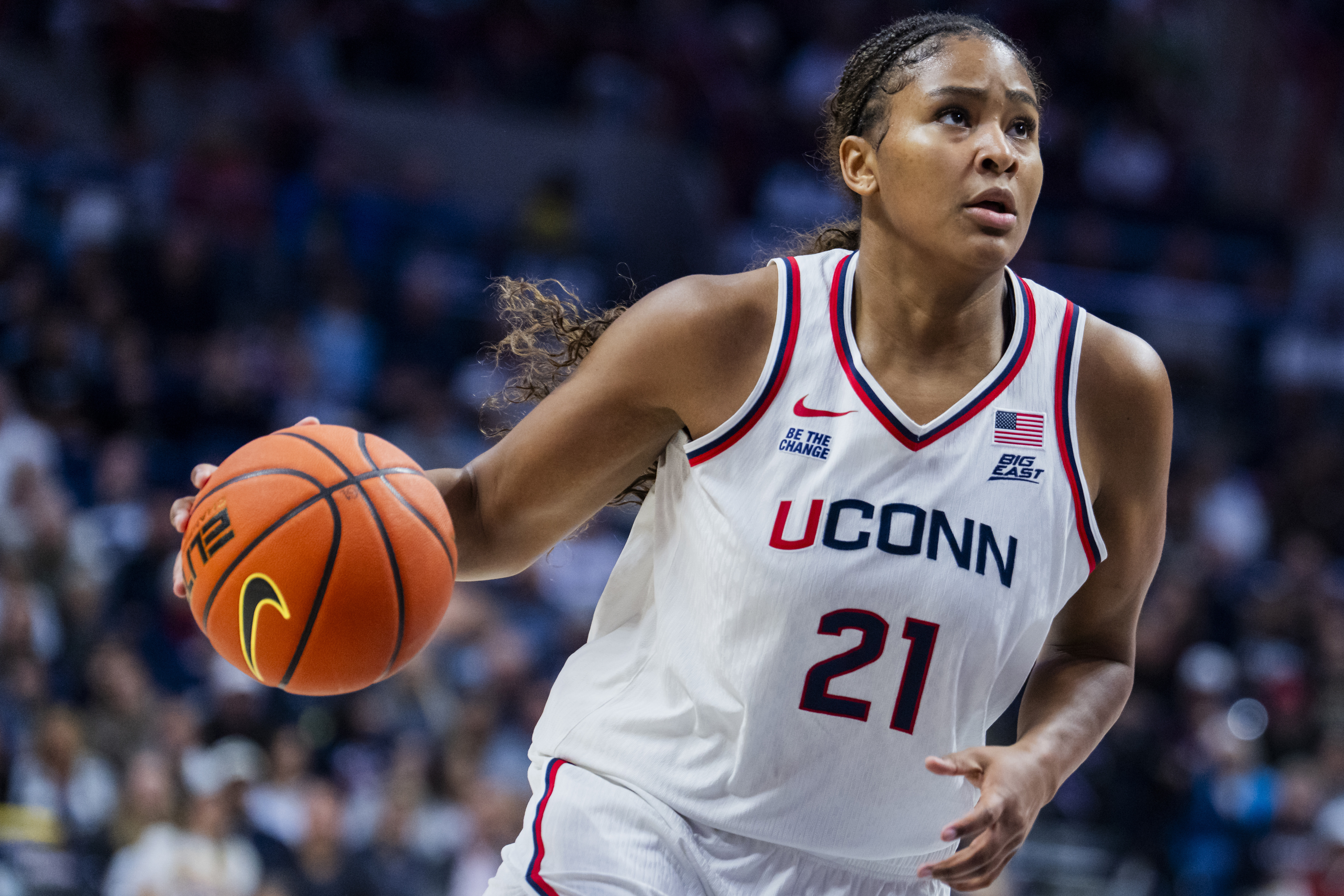 No. 1 UConn’s Sarah Strong begins season as AP national player of the ...