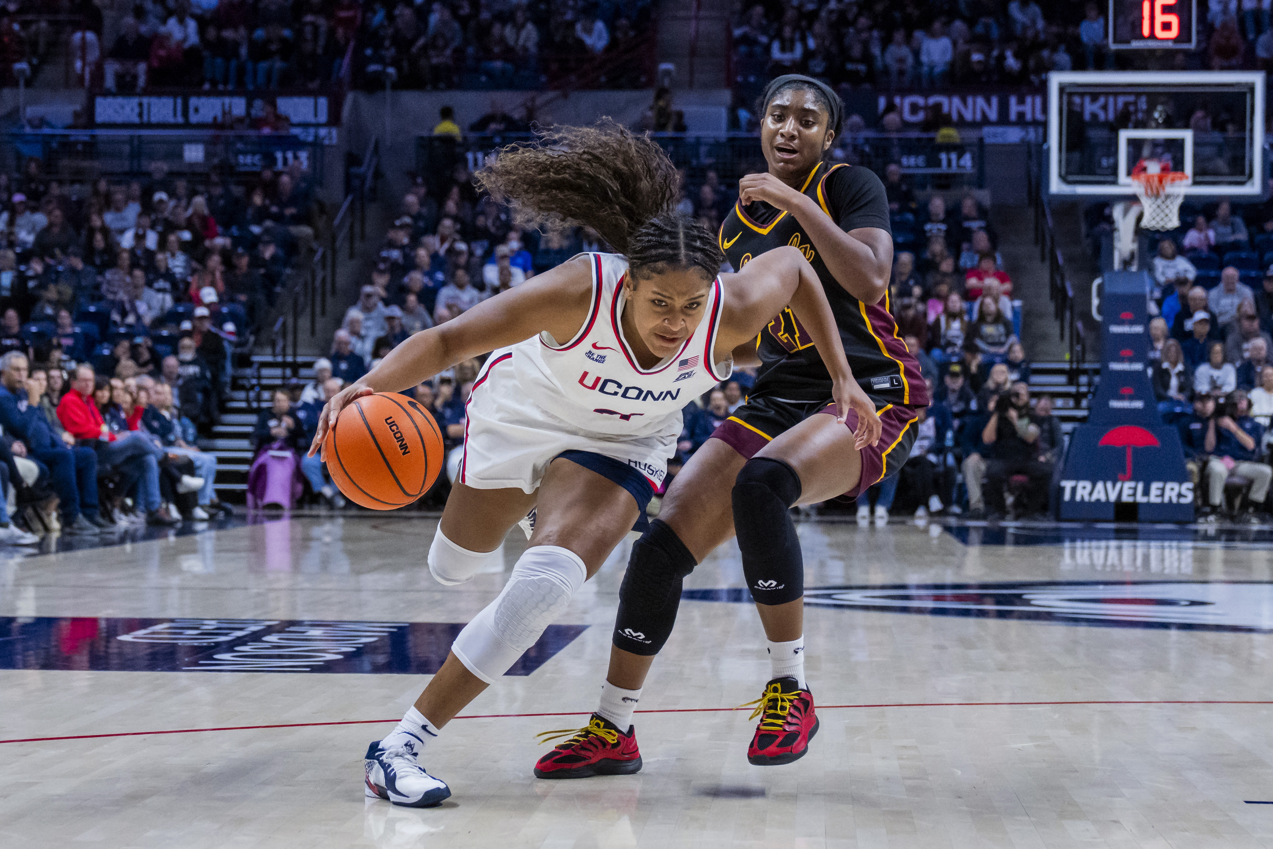 UConn women’s season-high 25 steals help No. 1 Huskies beat Loyola ...