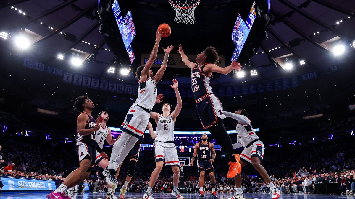 UConn freshman Braylon Mullins plays 10 minutes in debut against ...