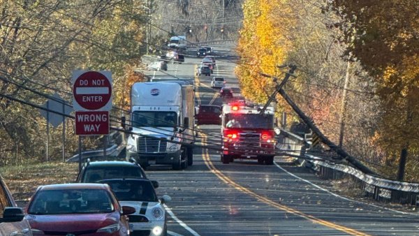 Power lines down on Route 6 in Farmington – NBC Connecticut