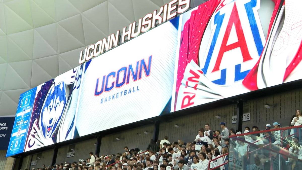 Fans remain optimistic despite UConn men’s first loss of the season at ...