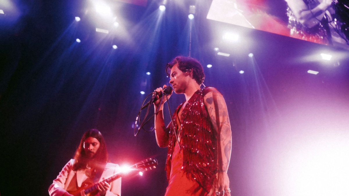 Harry Styles ends 2 year music hiatus with surprise video – NBC Connecticut