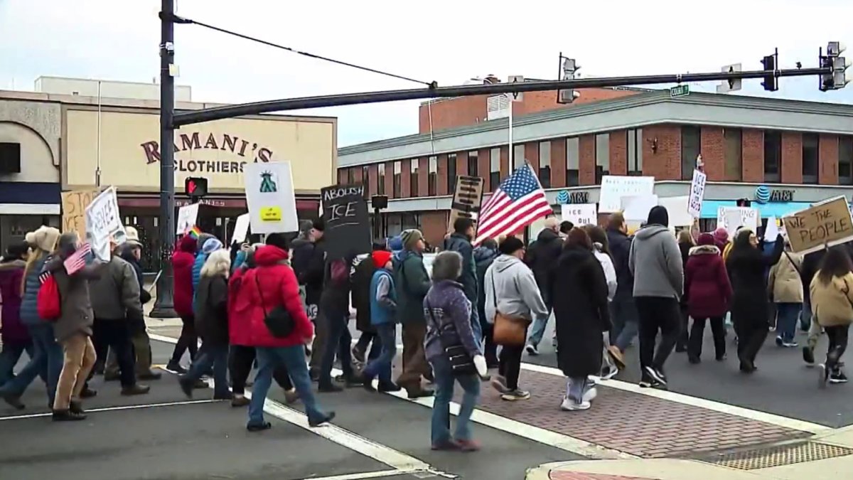 Hundreds protest ICE and shooting of Minneapolis woman – NBC Connecticut