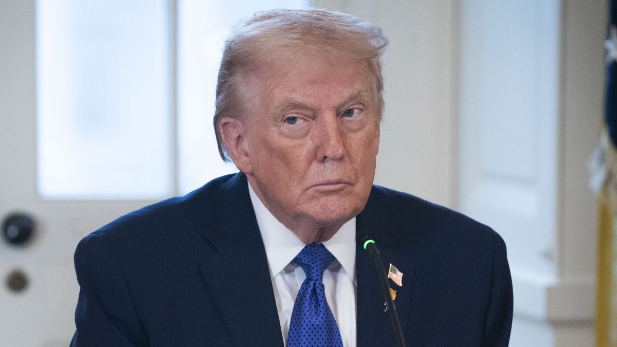 Trump threatened GOP senators who voted for War Powers resolution in ...