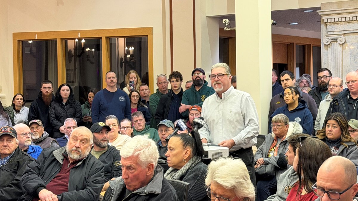 Neighbors back Yantic Volunteer Fire Department at packed Norwich ...