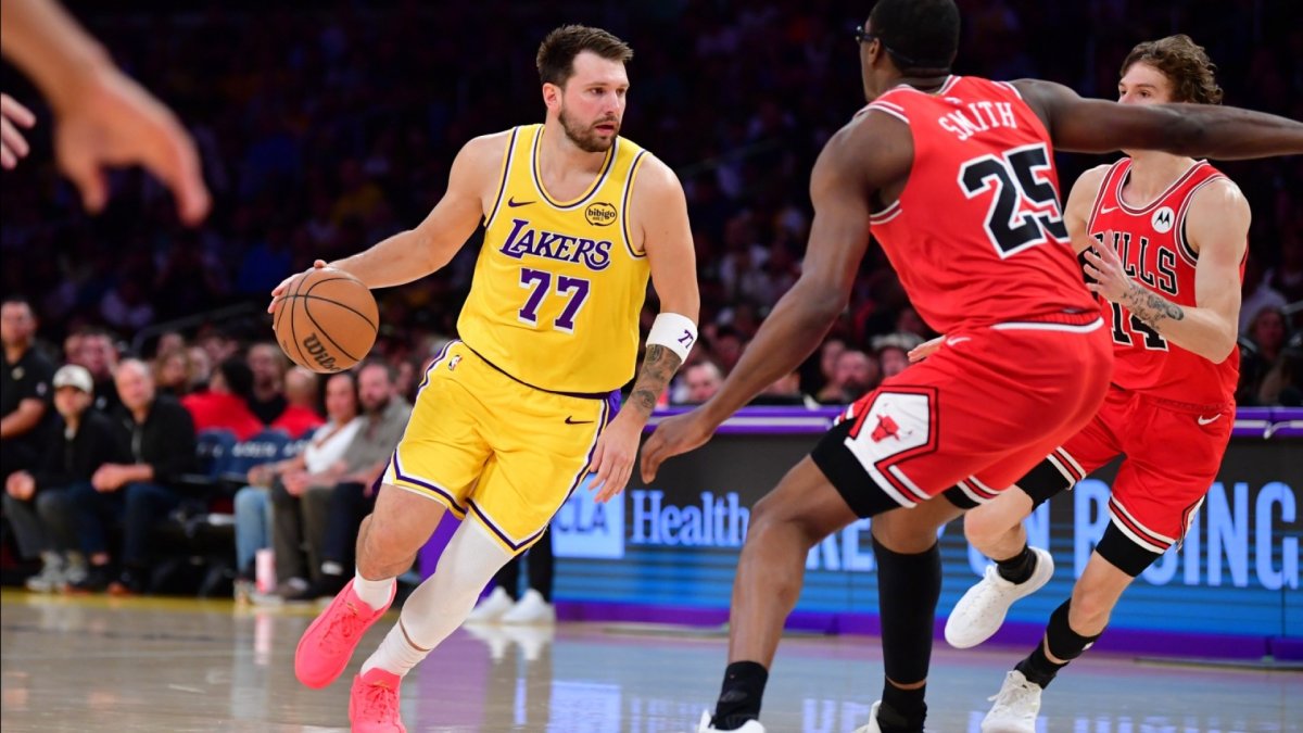 Watch highlights of the Lakers’ 142-130 win over the Bulls – NBC ...