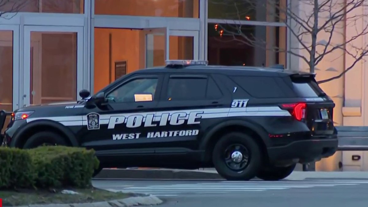 Police presence at Westfarms Mall following threatening phone call ...