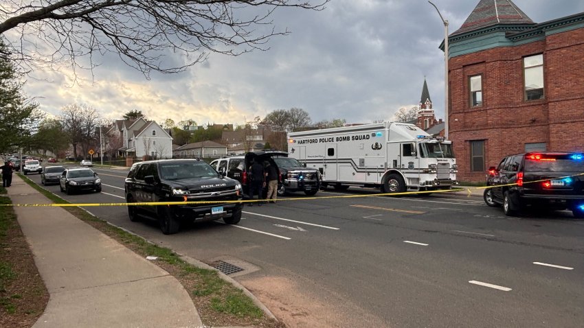 ‘Apparent pipe bomb’ found in vacated apartment in Hartford, police say ...