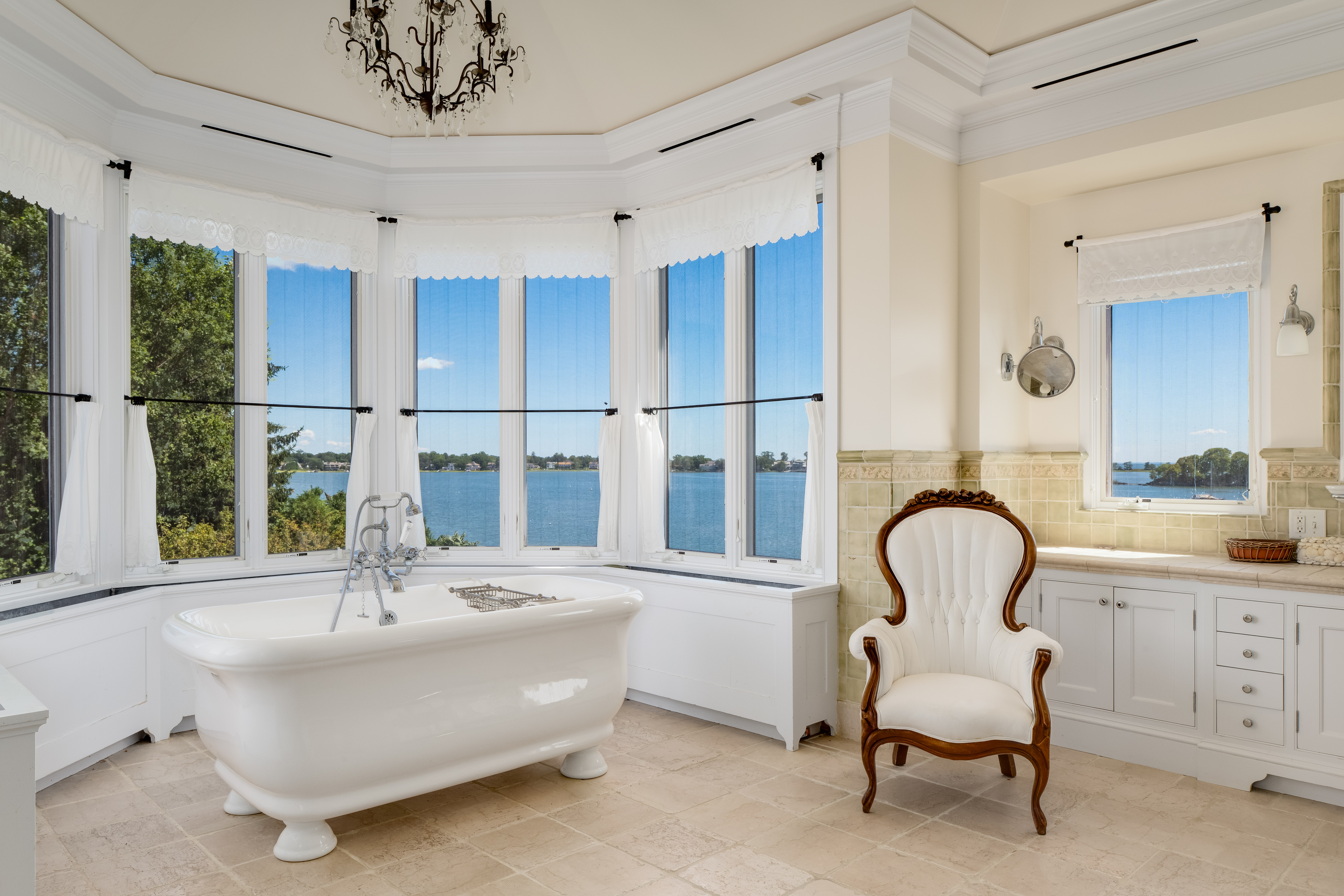 Kathie Lee Gifford selling Greenwich home for $100M: A look inside ...