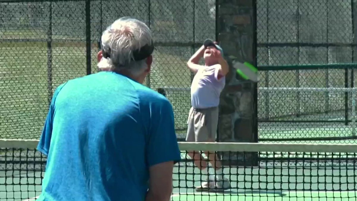 People enjoying outdoor activities despite extreme heat – NBC Connecticut