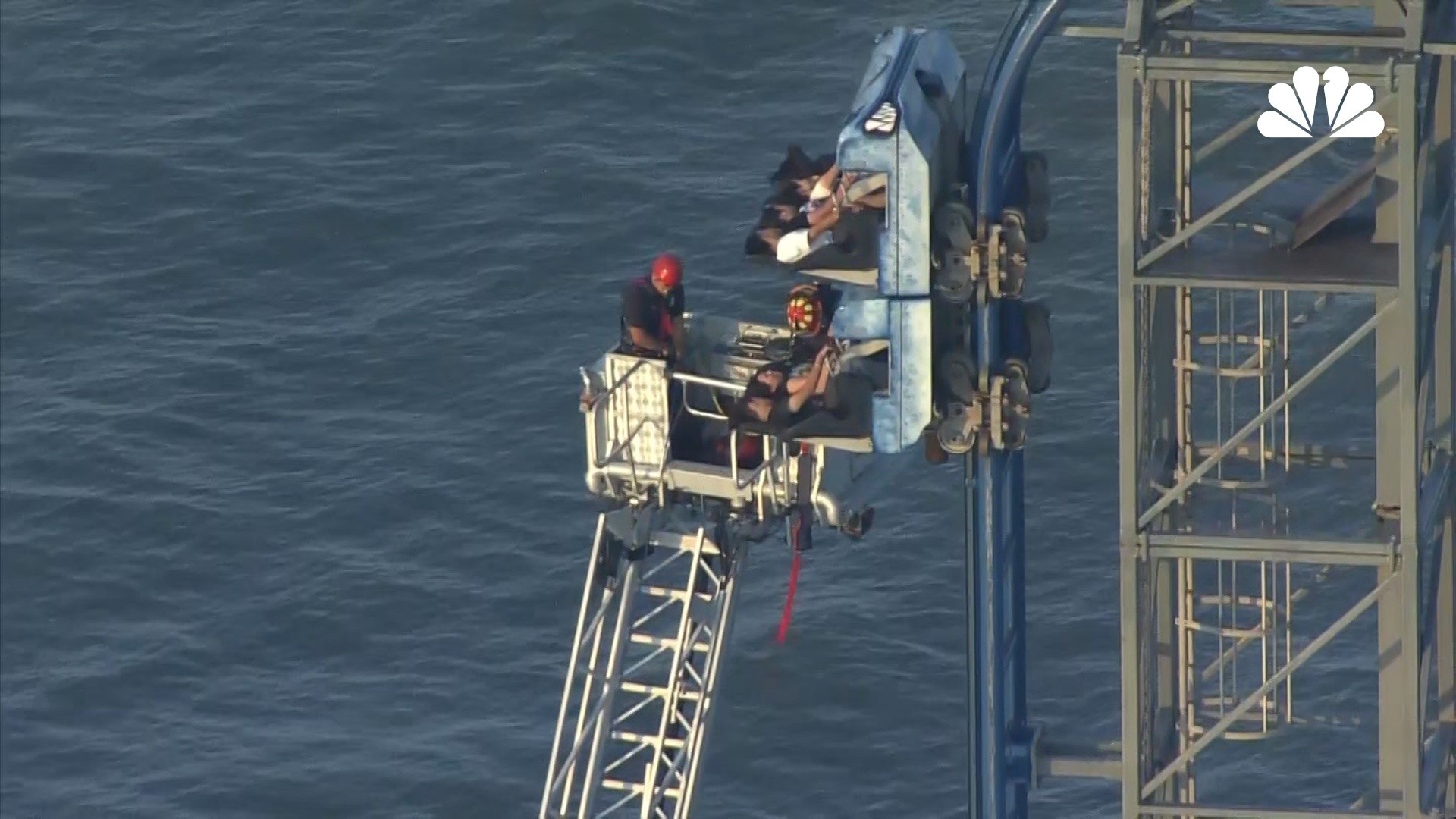 Students rescued from Texas roller coaster that stalled during vertical ...