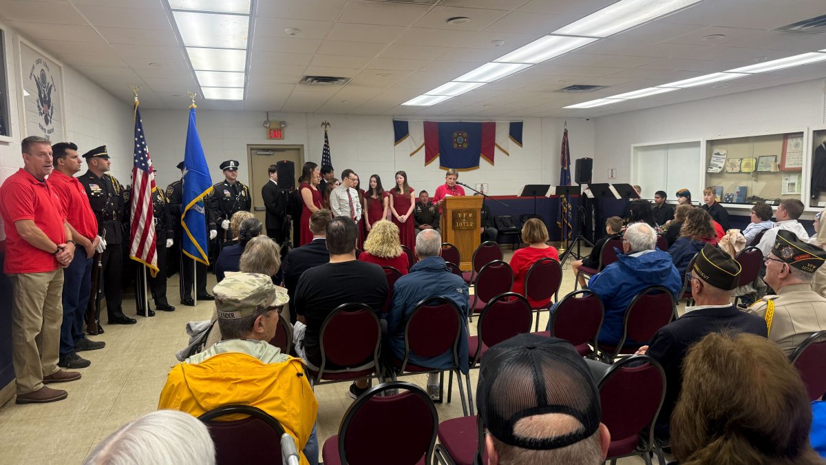 Berlin veterans move Memorial Day ceremony indoors after parade ...